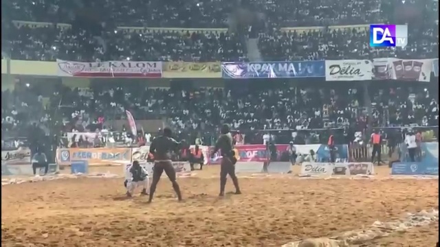 [VIDEO] Lutte sénégalaise : Boy Niang 2 terrasse Balla Gaye 2