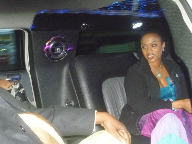 La femme de Cheikh Béthio en limousine (PHOTOS)