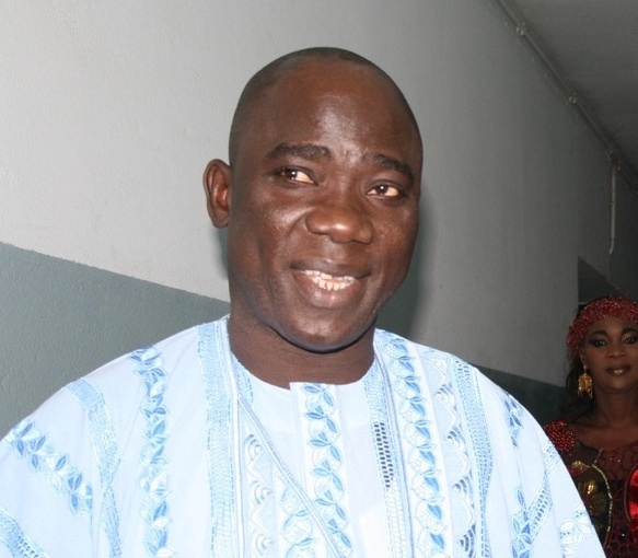 Mapende Seck parle de sa fiancée Awa Sow: "C'est ma copine, on est ...