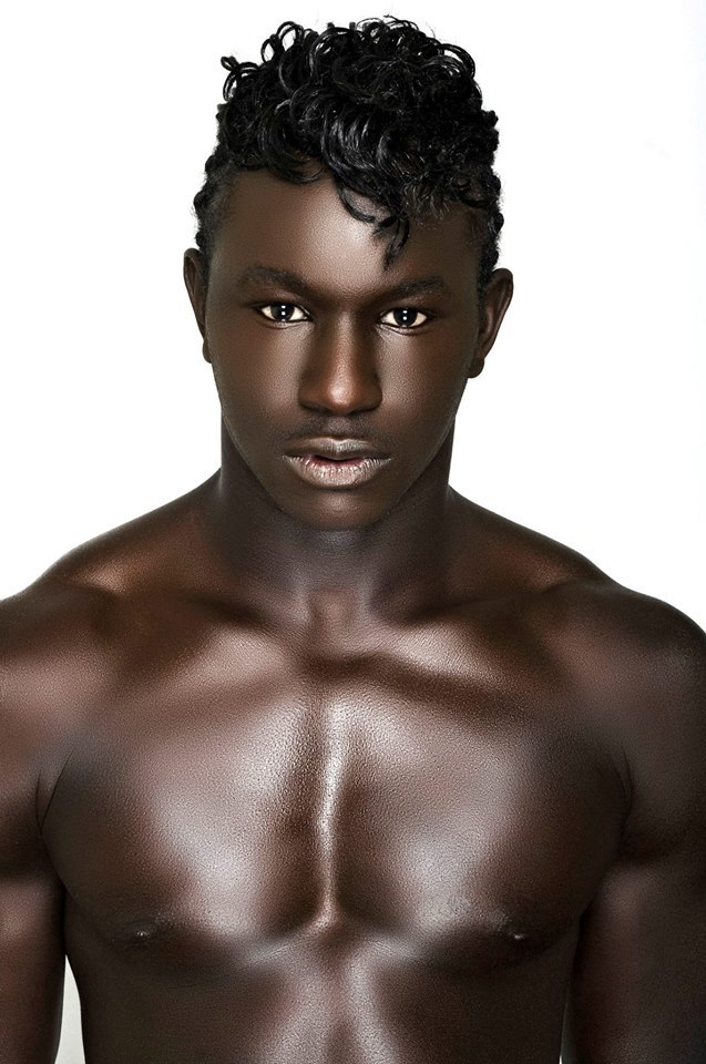 Le mannequin Latyr Fall et son look