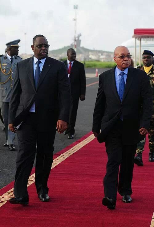Les images de l'arrivée du président Jacob Zuma à Dakar