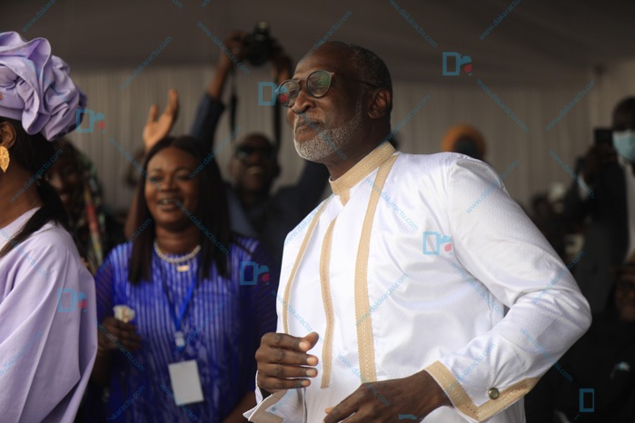 People: Inauguration station-service PETROSEN /Manar Sall le Dg se ...