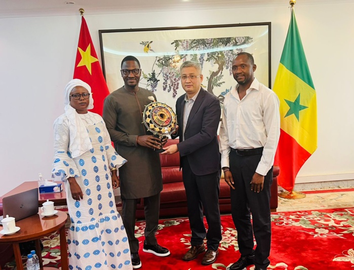 KÉDOUGOU/COOPÉRATION : le maire, Ousmane Sylla, s'ouvre les portes de ...