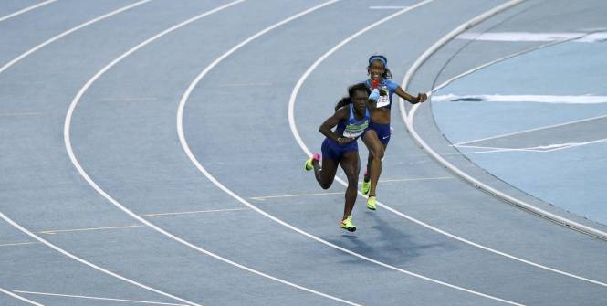 Les relayeuses américaines requalifiées en finale du 4x100m