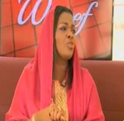 Eva Tra lance un message à Zeinab Jammeh : "Parle avec ton époux, c'est ...