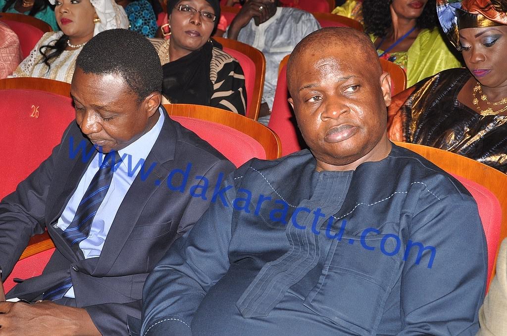 Les images de la cérémonie de remise de cheques aux bénéficiaires du ...