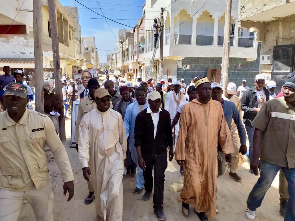 Campagne électorale à Keur Mbaye Fall : Abdou Karim Sall marche pour la ...