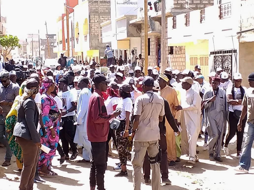 Campagne électorale à Keur Mbaye Fall : Abdou Karim Sall marche pour la ...