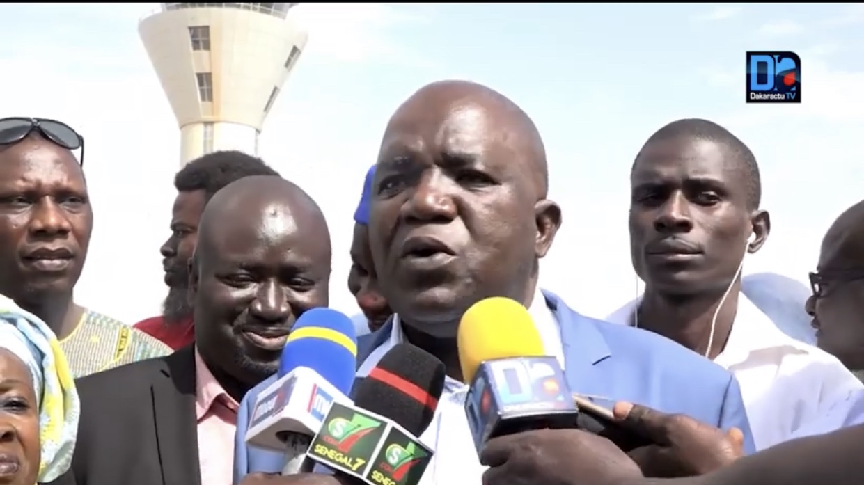 Arrivée de Me Wade à l'Aibd / Oumar Sarr : " Qui nous aurait dit qu'un ...