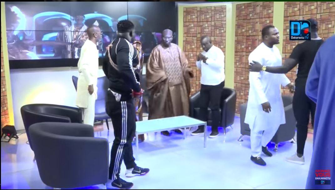 Modou Lô vs Eumeu Sène : Ça chauffe déjà à la sortie des lutteurs