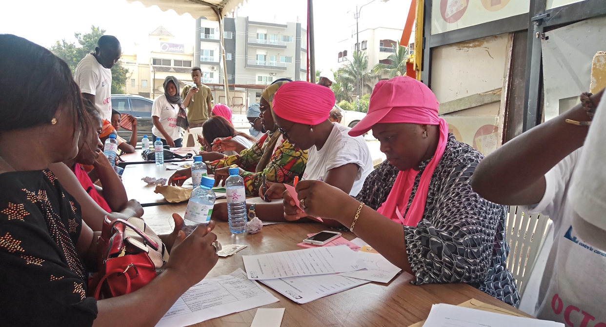Octobre rose : 800 femmes consultées gratuitement devant le siège de la ...
