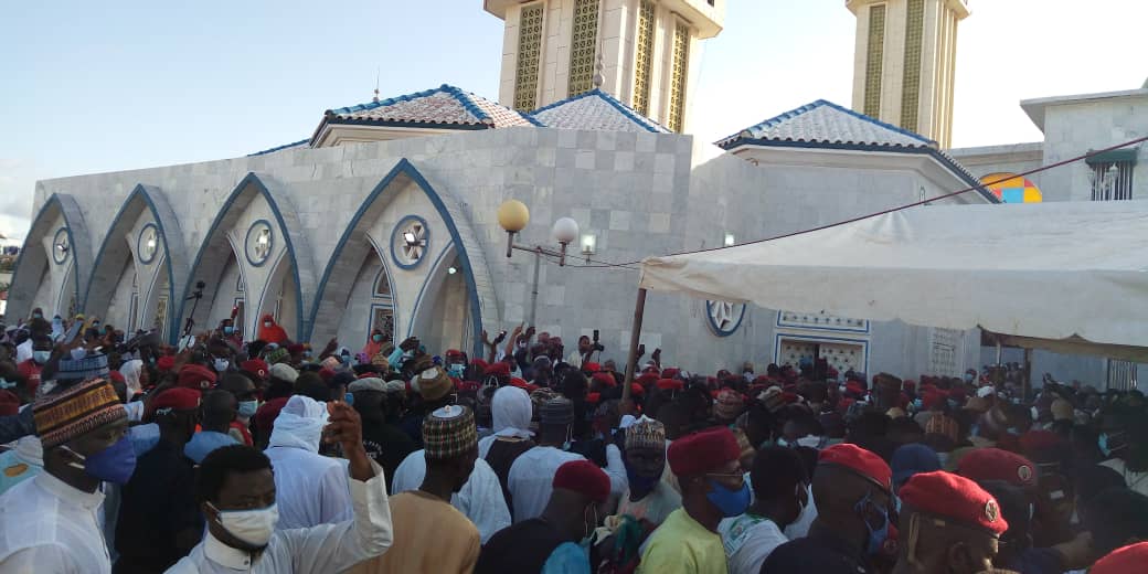 Inhumation / Médina Baye : Cheikh Ahmed Tidiane Ibrahima Niass repose à ...