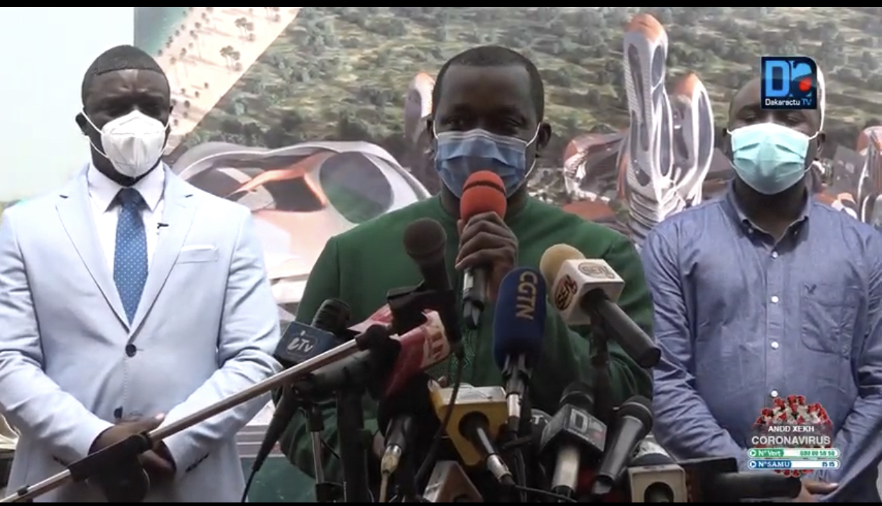 Mbodiène : Le ministre du tourisme félicite le DG de la Sapco et invite ...