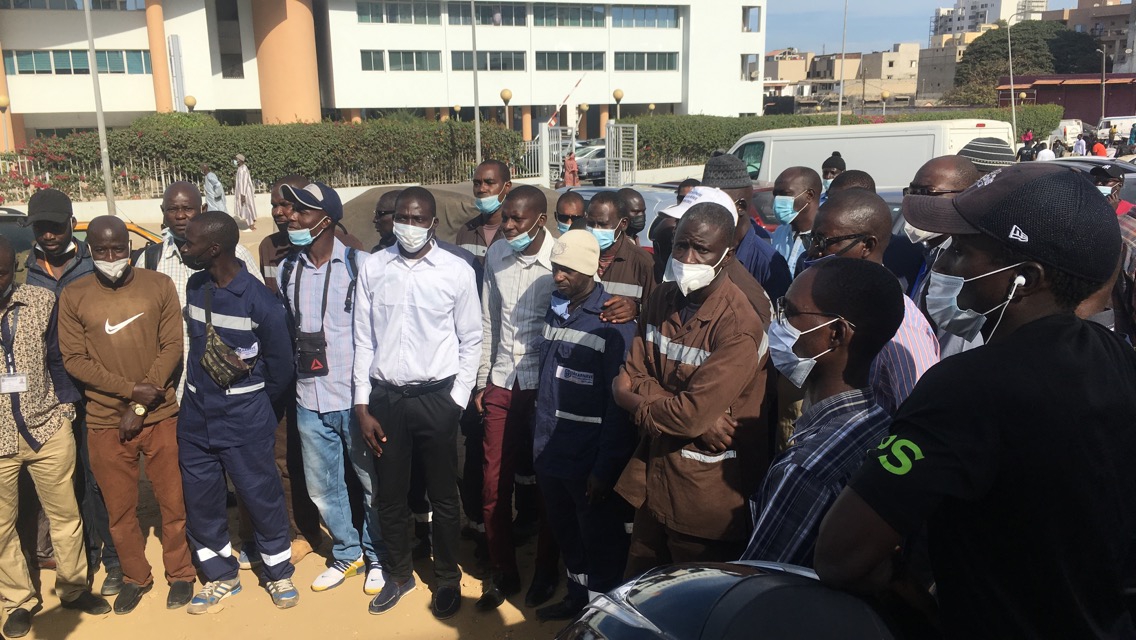 Prime de salissure : Les 128 agents de Dakarnave chargent leur tutelle ...