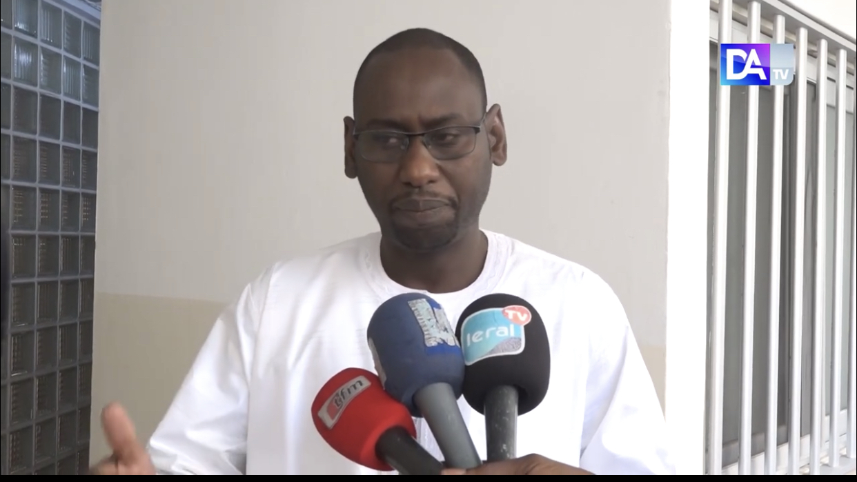 Assemblée nationale : Le président de la commission des lois, Yoro Sow ...