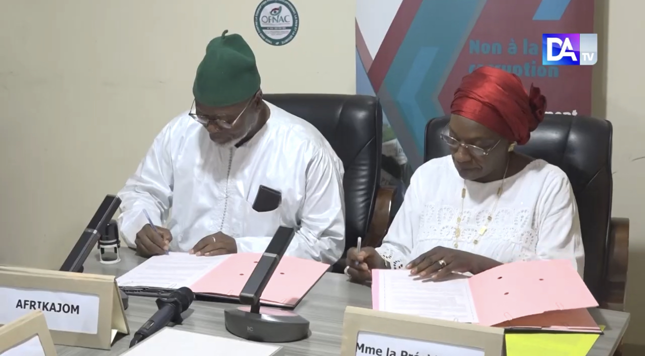 Stratégie nationale de lutte contre la corruption : l’Ofnac signe avec ...
