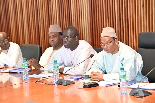 Rencontre d’échanges avec le syndicat autonome de l’enseignement supérieur (SAES) / Moussa Baldé ...