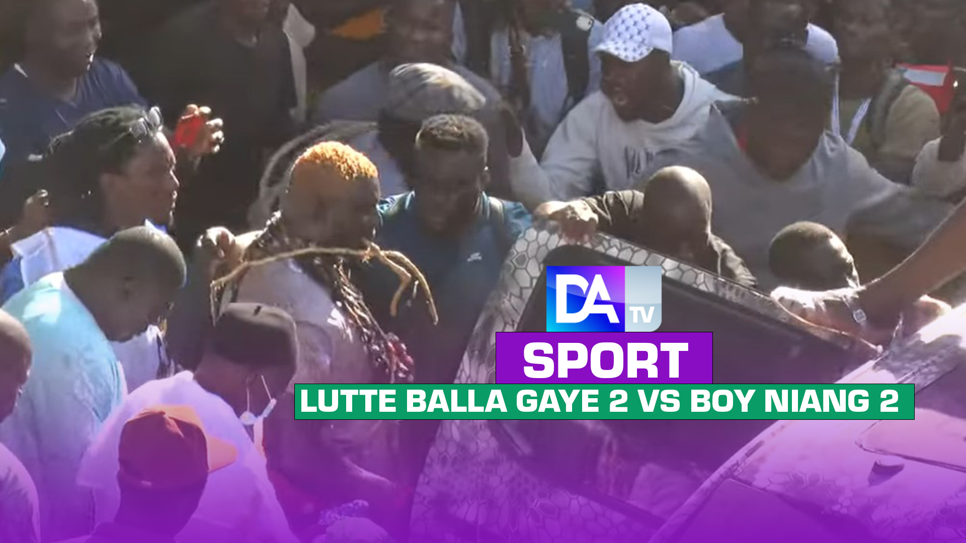 Lutte : L’émouvant départ de Balla Gaye 2, gonflé à bloc par sa mère et ...