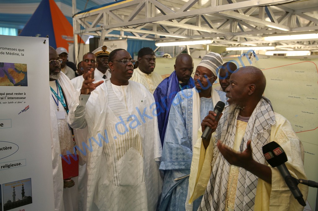 Touba : Macky Sall visite des stands exposant sur le Mouridisme